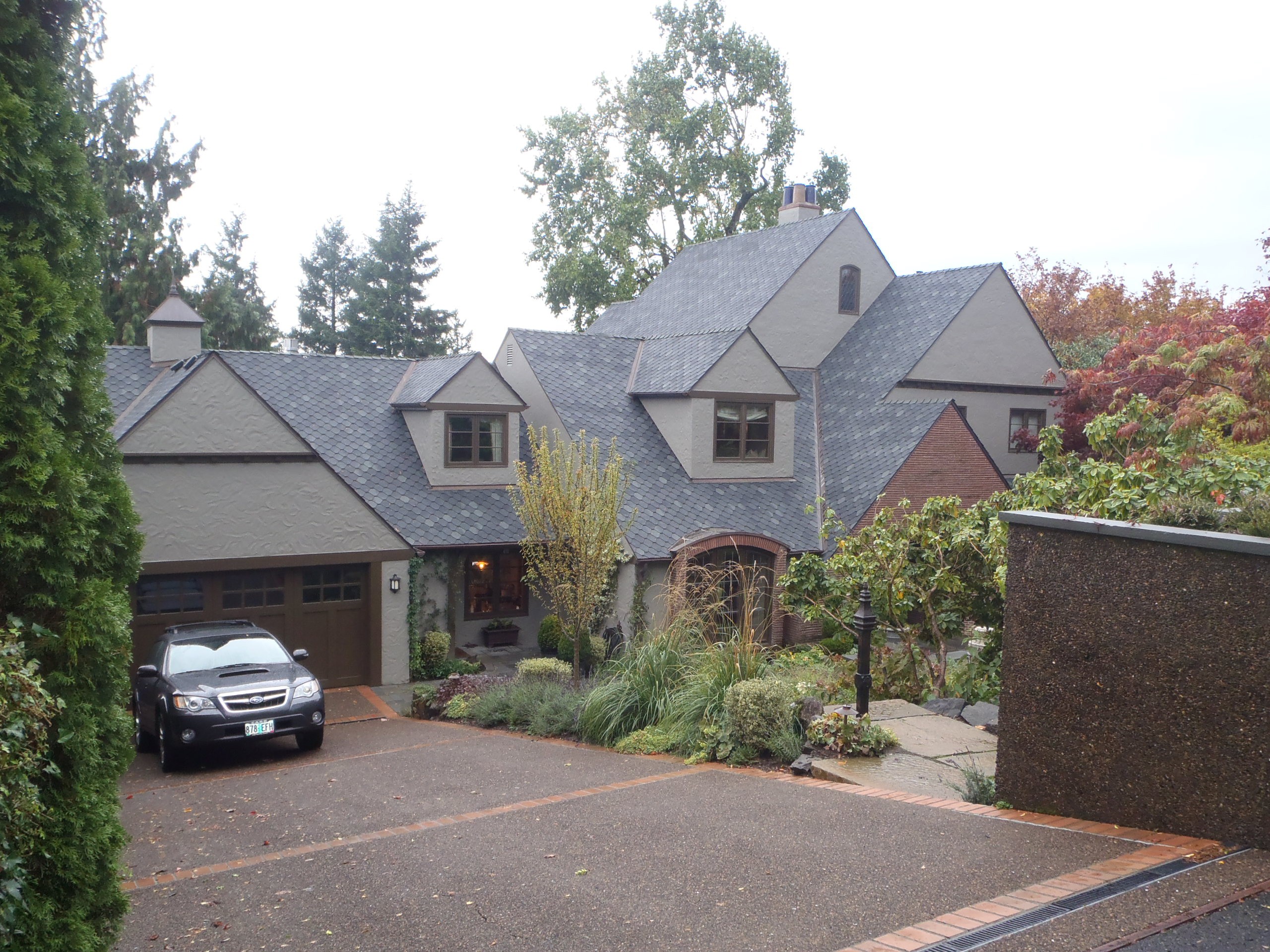 Oregon Roofing Contractor: Replace, Repair & Cleaning | Interstate Roofing